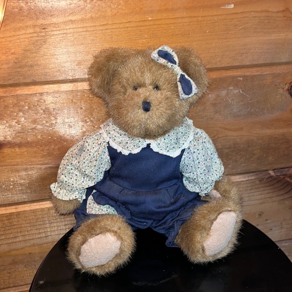 Boyds Bears | Accents | Boyds Bears Collection In A Blue Jumper Bow ...